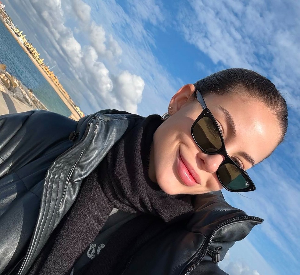 Saory Cardoso e Marcello Novaes posam em cenário paradisíaco de Portugal