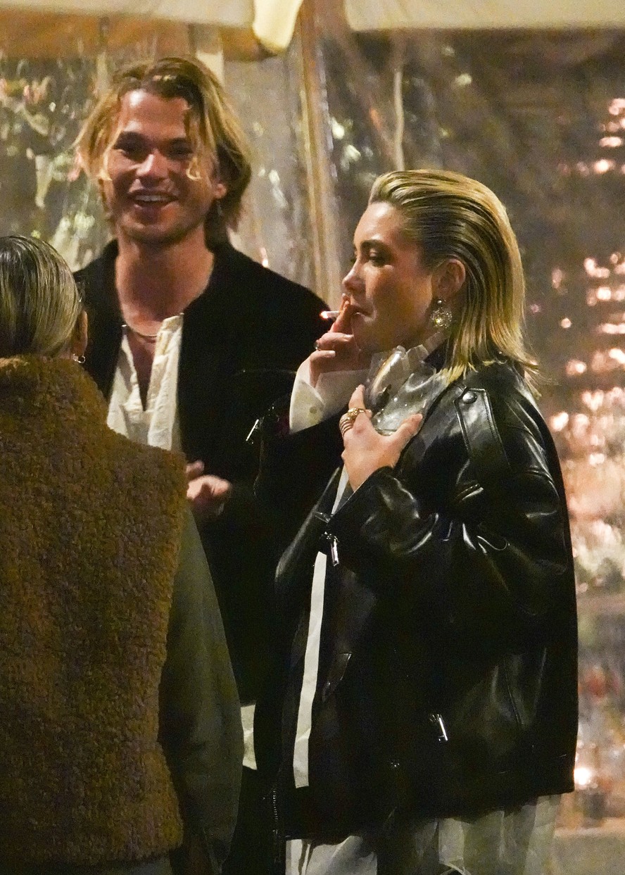 Florence Pugh e Charlie Gooch são vistos em clima de romance em Roma e ...