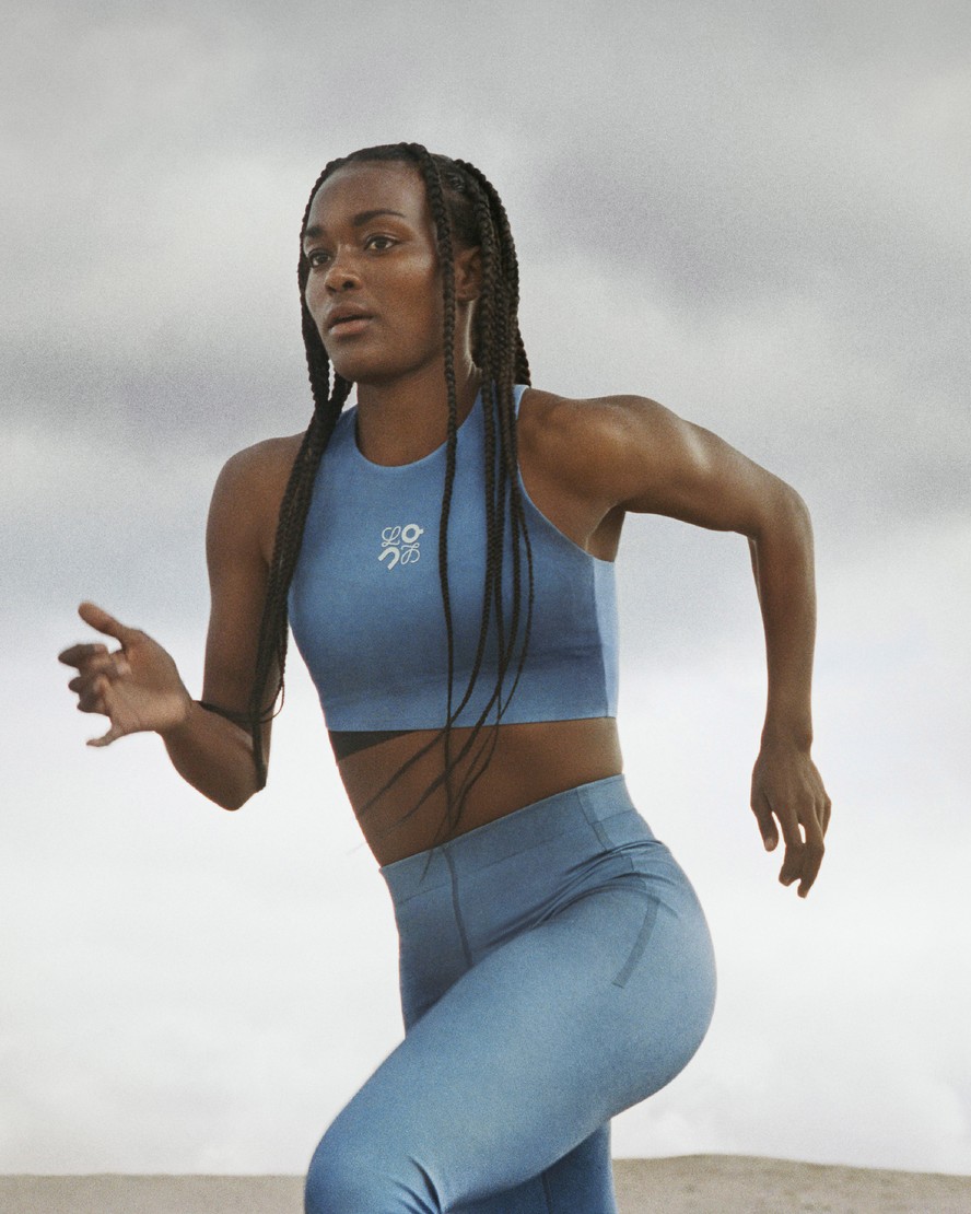 Nova coleção esportiva de Loewe e On terá linha completa de activewear ...