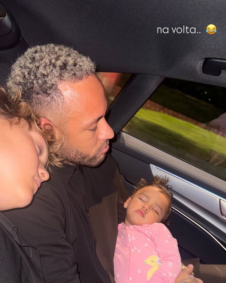 Bruna Biancardi exibe clique fofo de Neymar dormindo com Davi Lucca e Mavie
