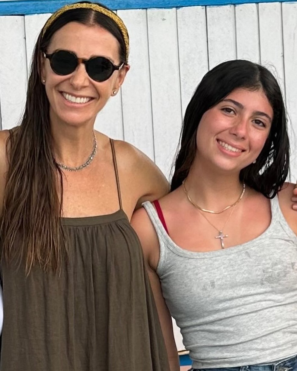 Mônica Martelli abre álbum de fotos de viagem com a filha para a Amazônia