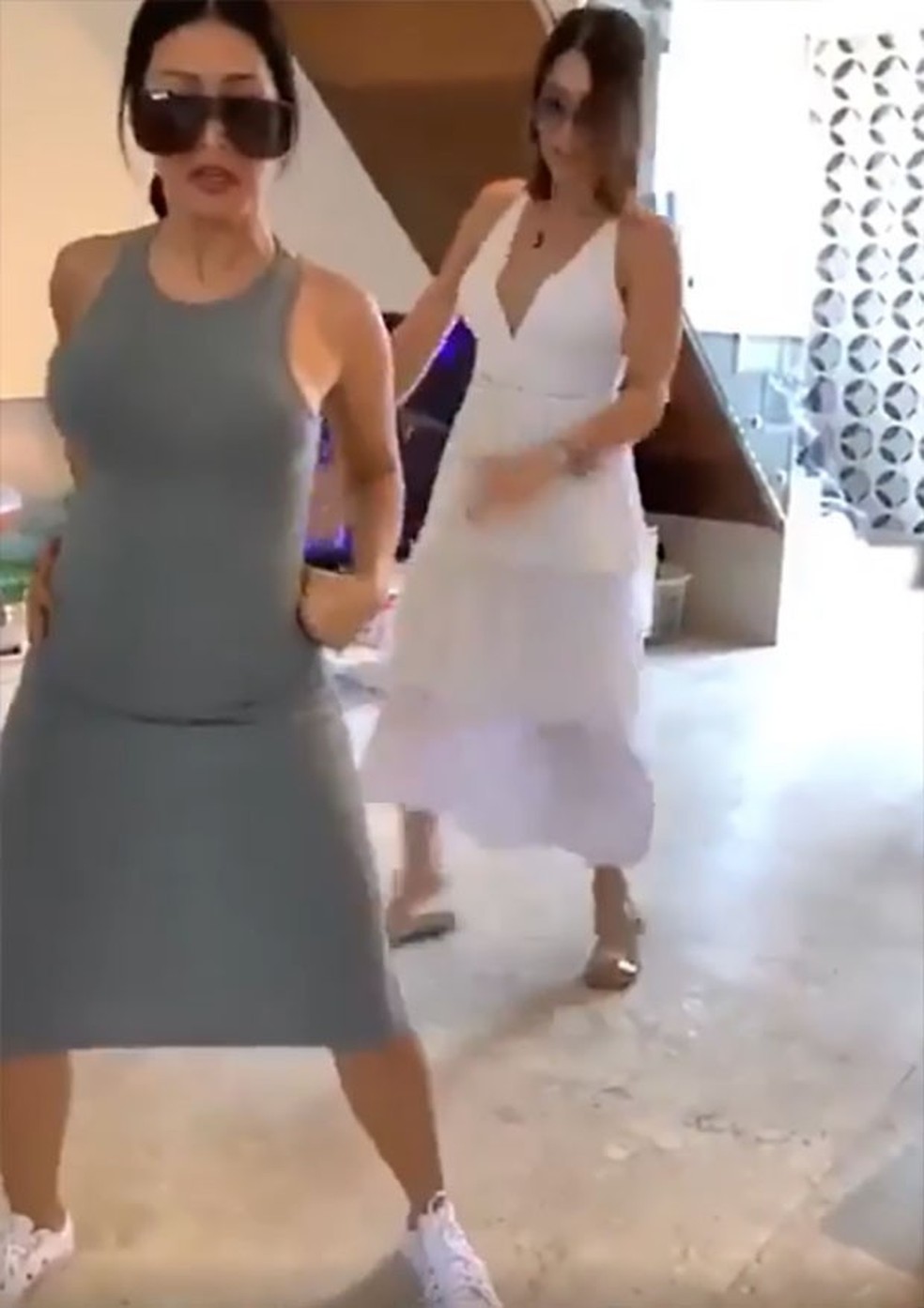 Simaria e Bella Falconi dançam novo hit e se divertem fazendo passinho ...