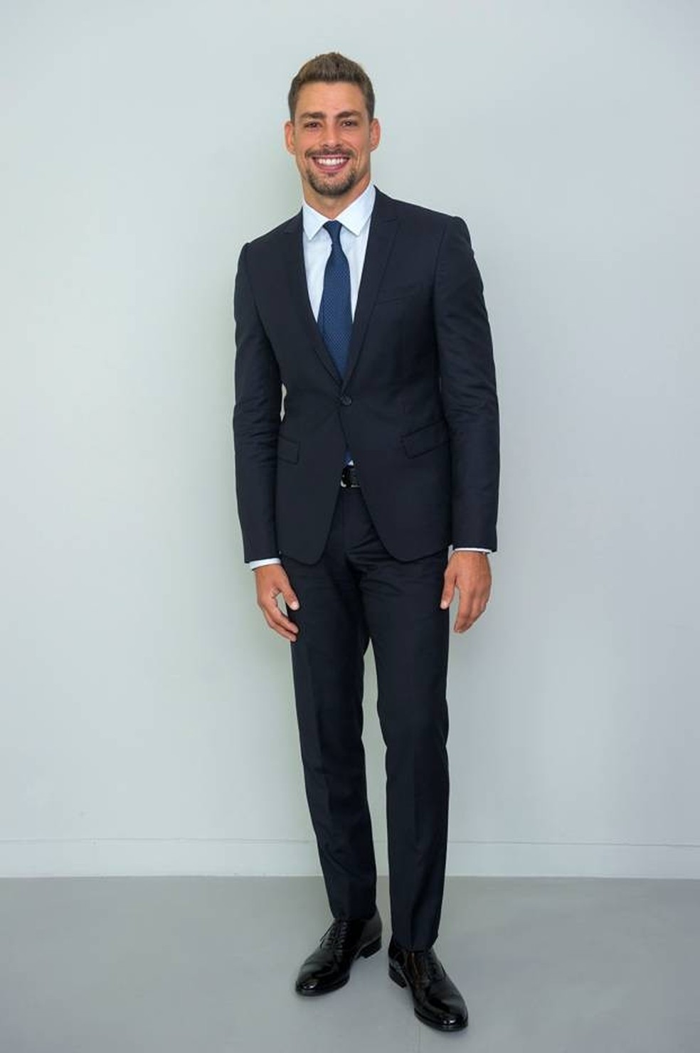 Cauã Reymond ganha elogio de Giorgio Armani: 'representa a beleza do ...