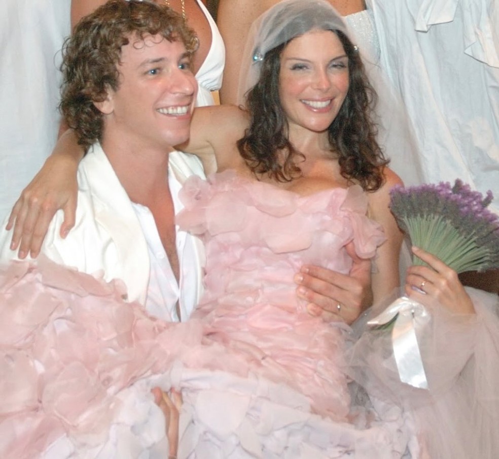 Mylla Christie conta fato inusitado ao celebrar 17 anos de casamento ...