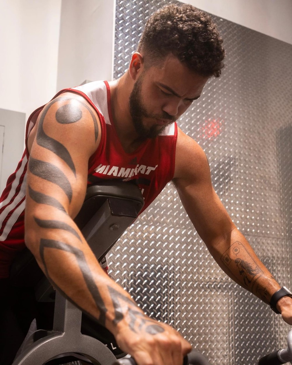 Ronald conta o que o incentivou a seguir a vida fitness; veja foto de antes