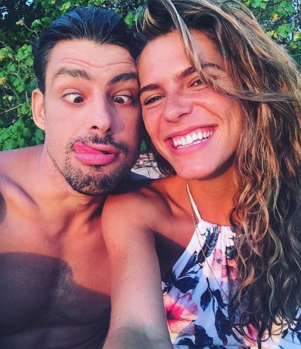 Mari Goldfarb se declara a Cauã Reymond no Dia dos Namorados