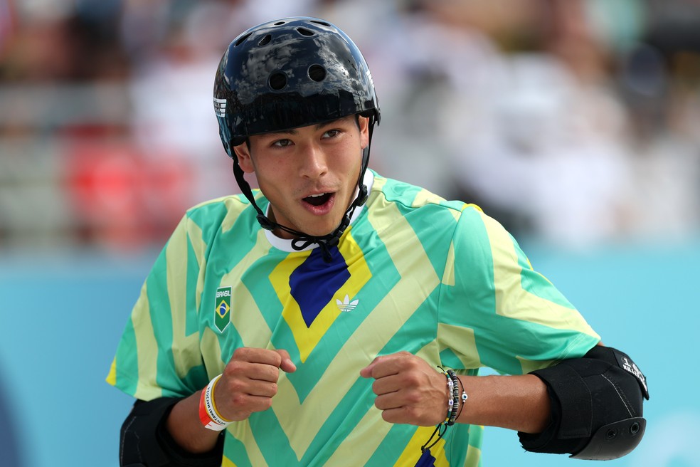 Olimpíadas: conheça Criola, artista visual que assinou o uniforme do ...