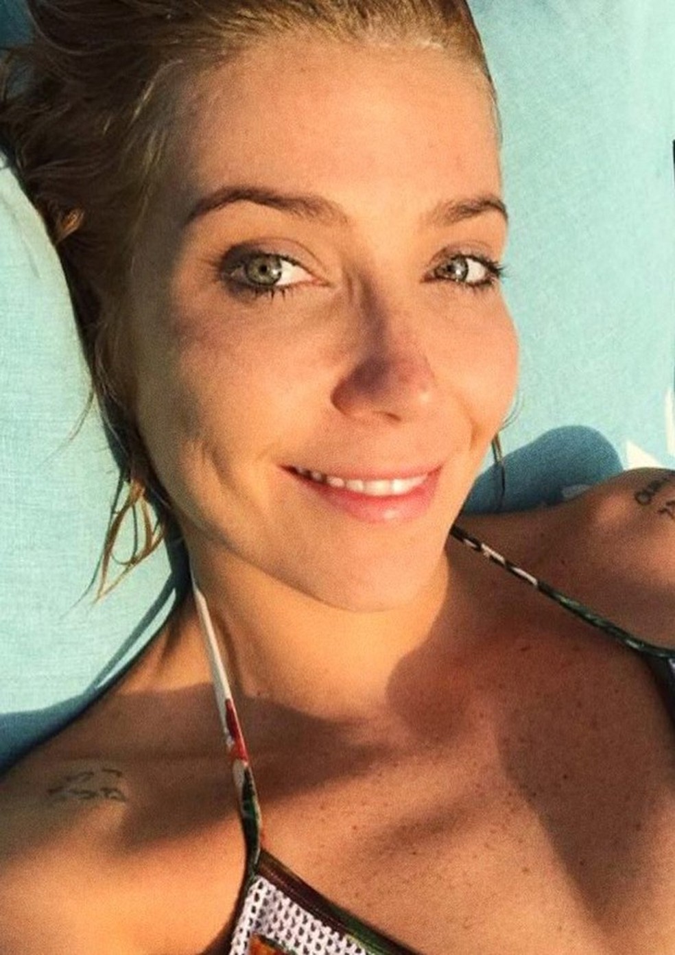 Luiza Possi curte lua de mel na Bahia com Cris Gomes