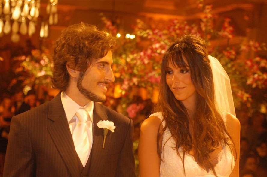 Suzana Gullo lembra 19 anos de casada com Marcos Mion: 'Te amo infinito'