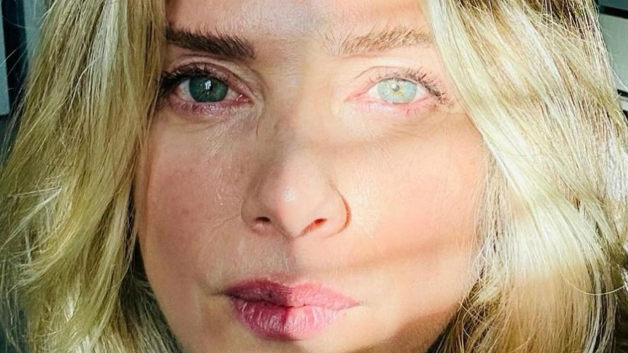 Leticia Spiller esbanja beleza natural em selfie sem filtro