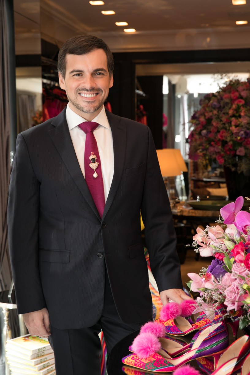 Coleção 'Cuscotopia' chega ao Atelier Sandro Barros