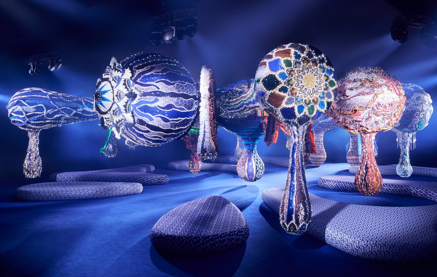 Extravagâncias: maior individual de Joana Vasconcelos desembarca no Brasil