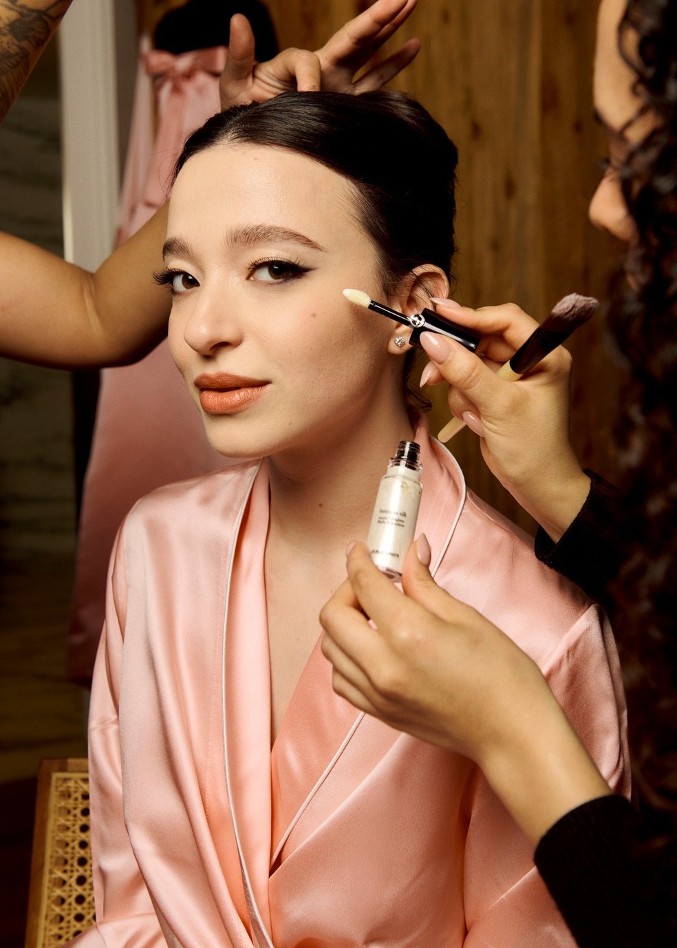 Os detalhes da produção de beleza de Mikey Madison, vencedora do Oscar ...