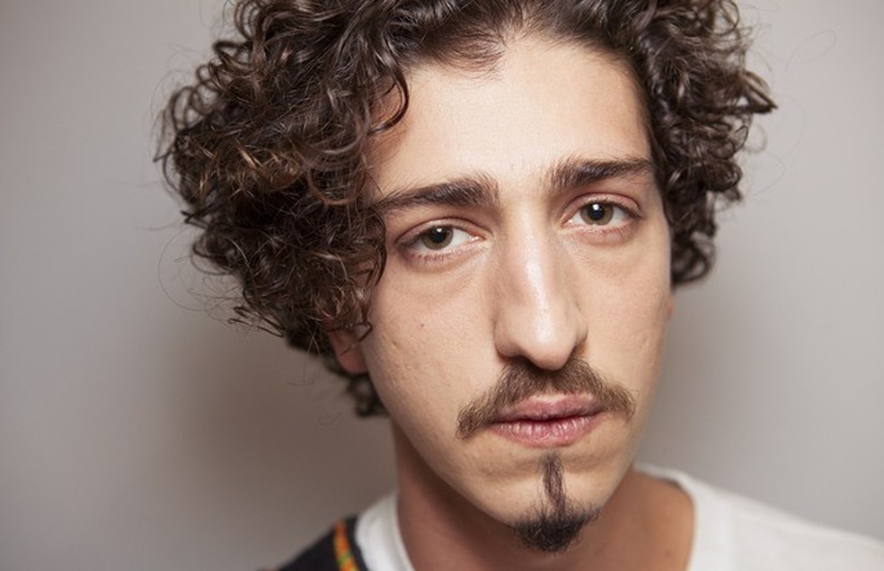 Johnny Massaro faz sua estreia no SPFW em desfile masculino ...