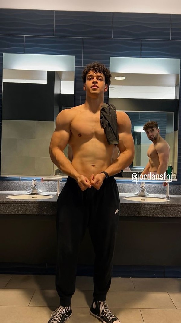 Victor Alexandre exibe resultado de rotina fitness