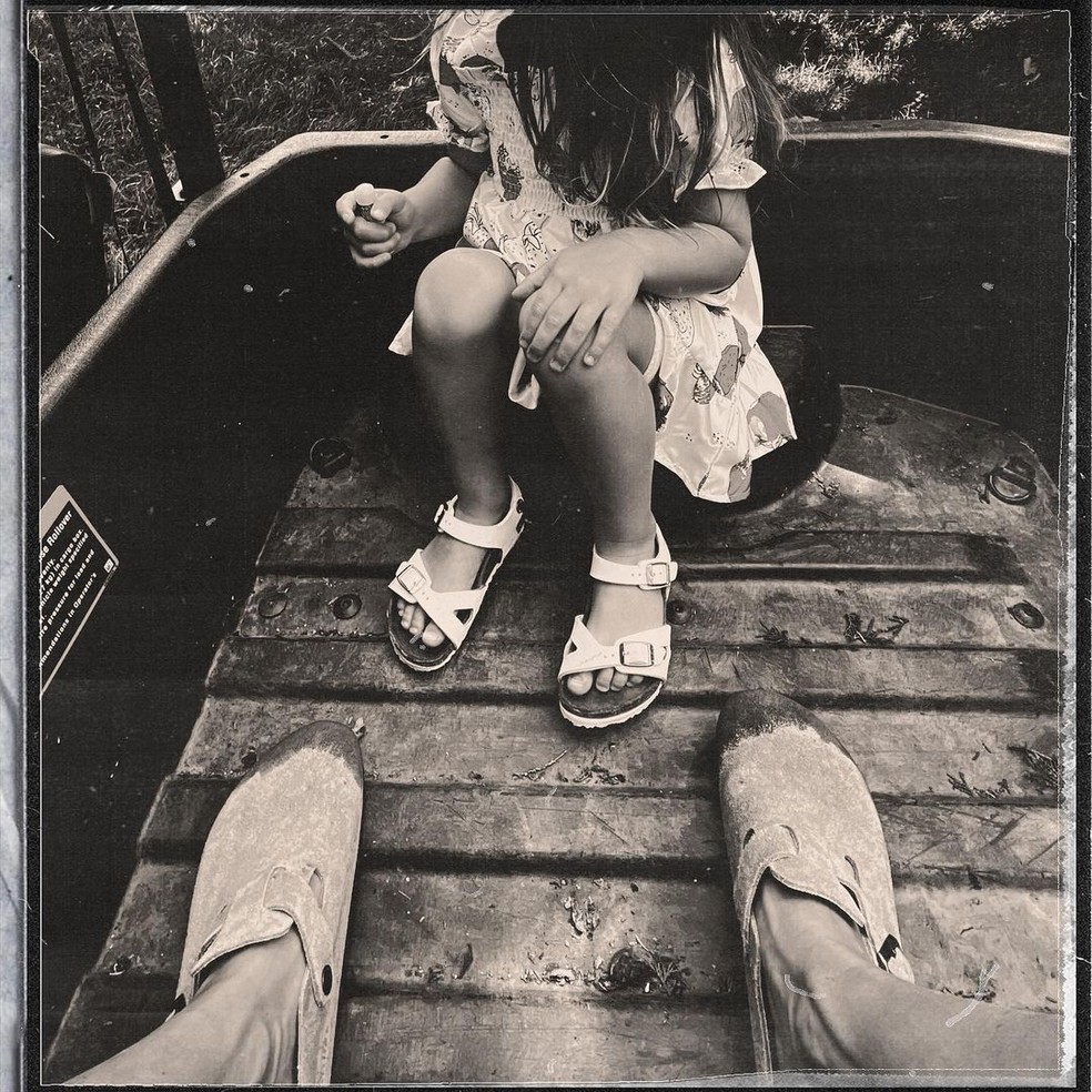Gigi Hadid compartilha fotos da filha Khai e web reage: 