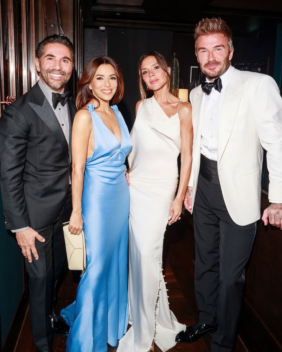 Victoria Beckham abre álbum de fotos do aniversário de 50 anos de David ...
