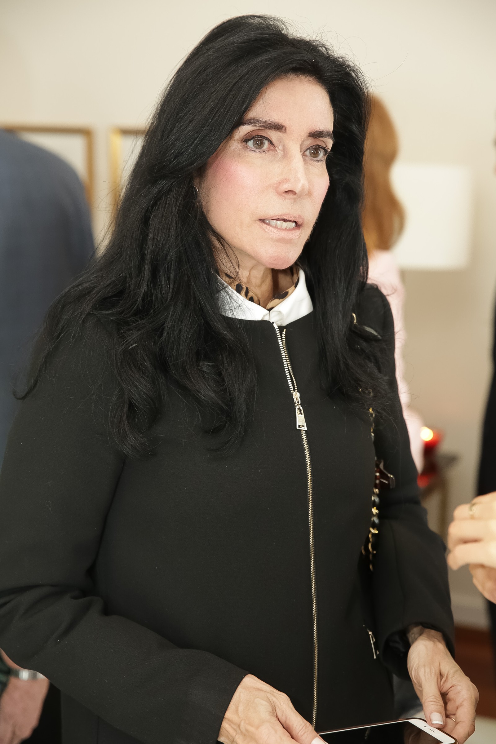 Marisa Berenson comemora parceria com a Amsterdam Sauer em Copacabana