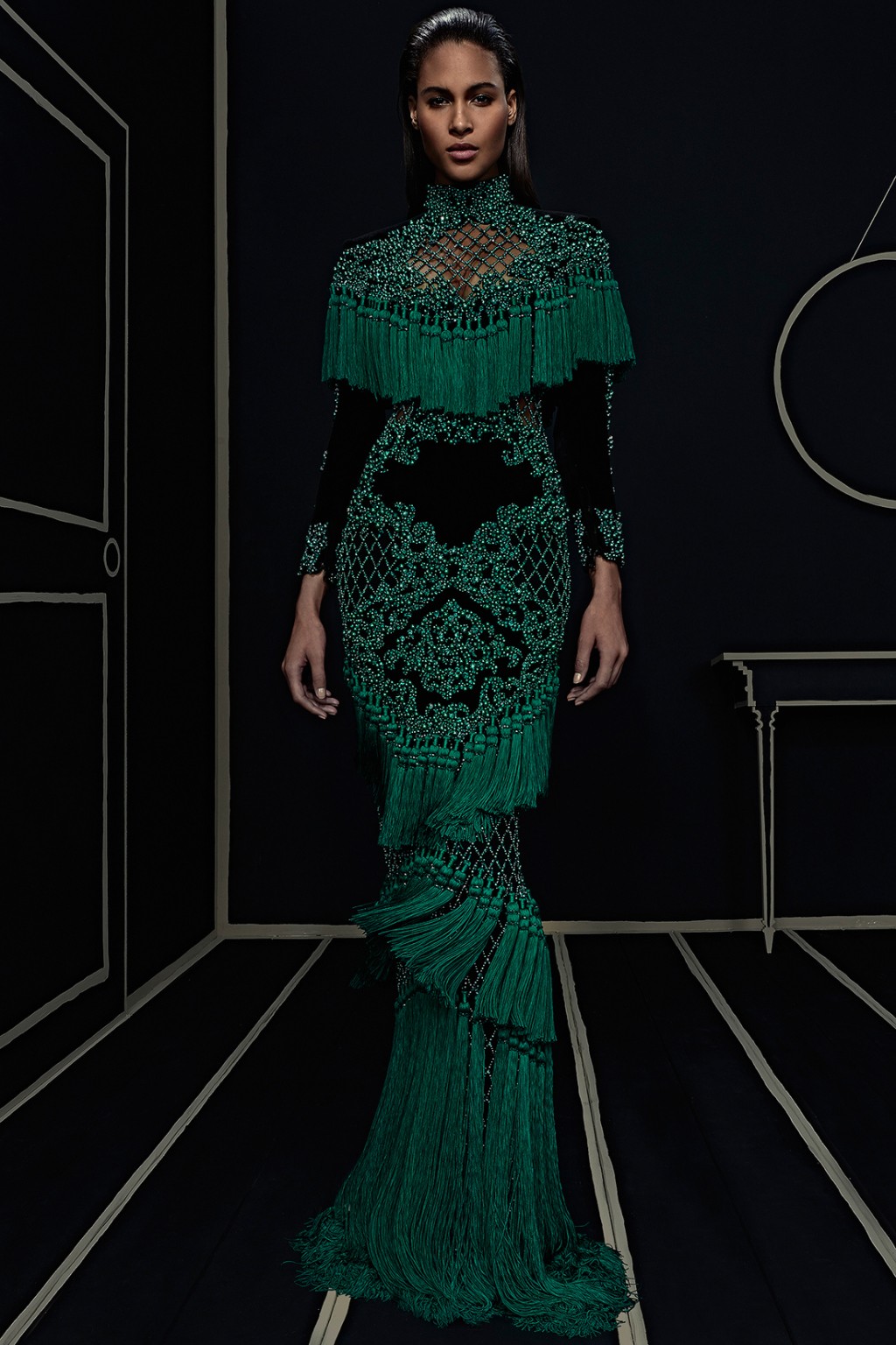 Balmain apresenta pre-fall 2016 inspirado nas belezas de Paris