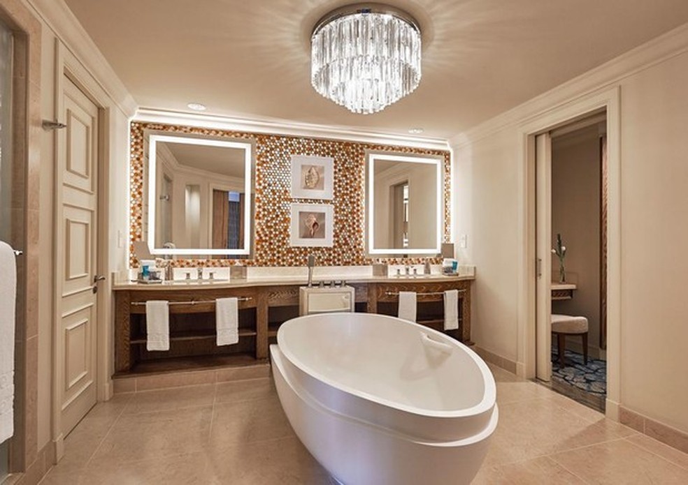 Gabi Brandt e Saulo Poncio curtem lua de mel em Dubai