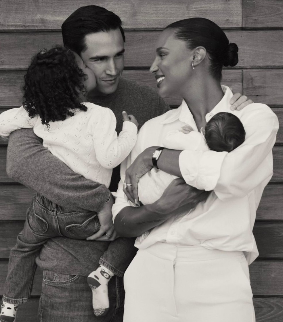 Jasmine Tookes celebra chegada do segundo filho, Mateo