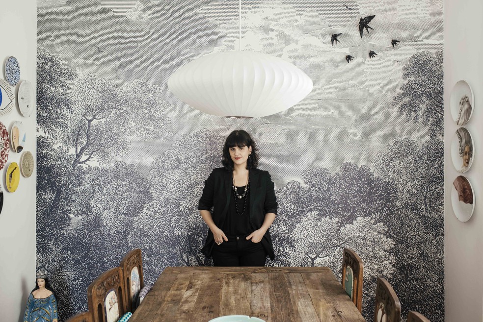 Ana Strumpf estrela episódio de série de vídeo-perfis do básico.com