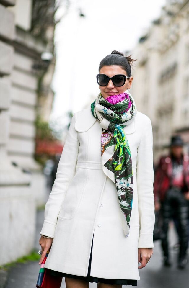 Street style: cores lavadas adocicam as ruas da semana de moda de Paris