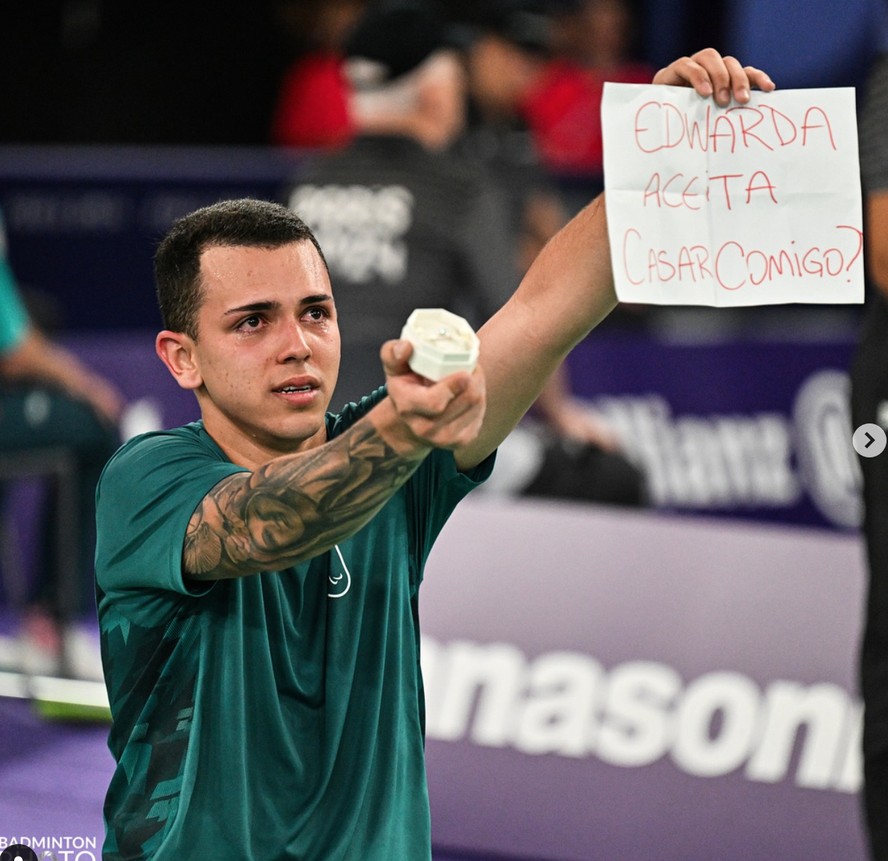 Paralimpíadas: Rogério Jr. faz pedido de casamento e surpreende após partida de badminton