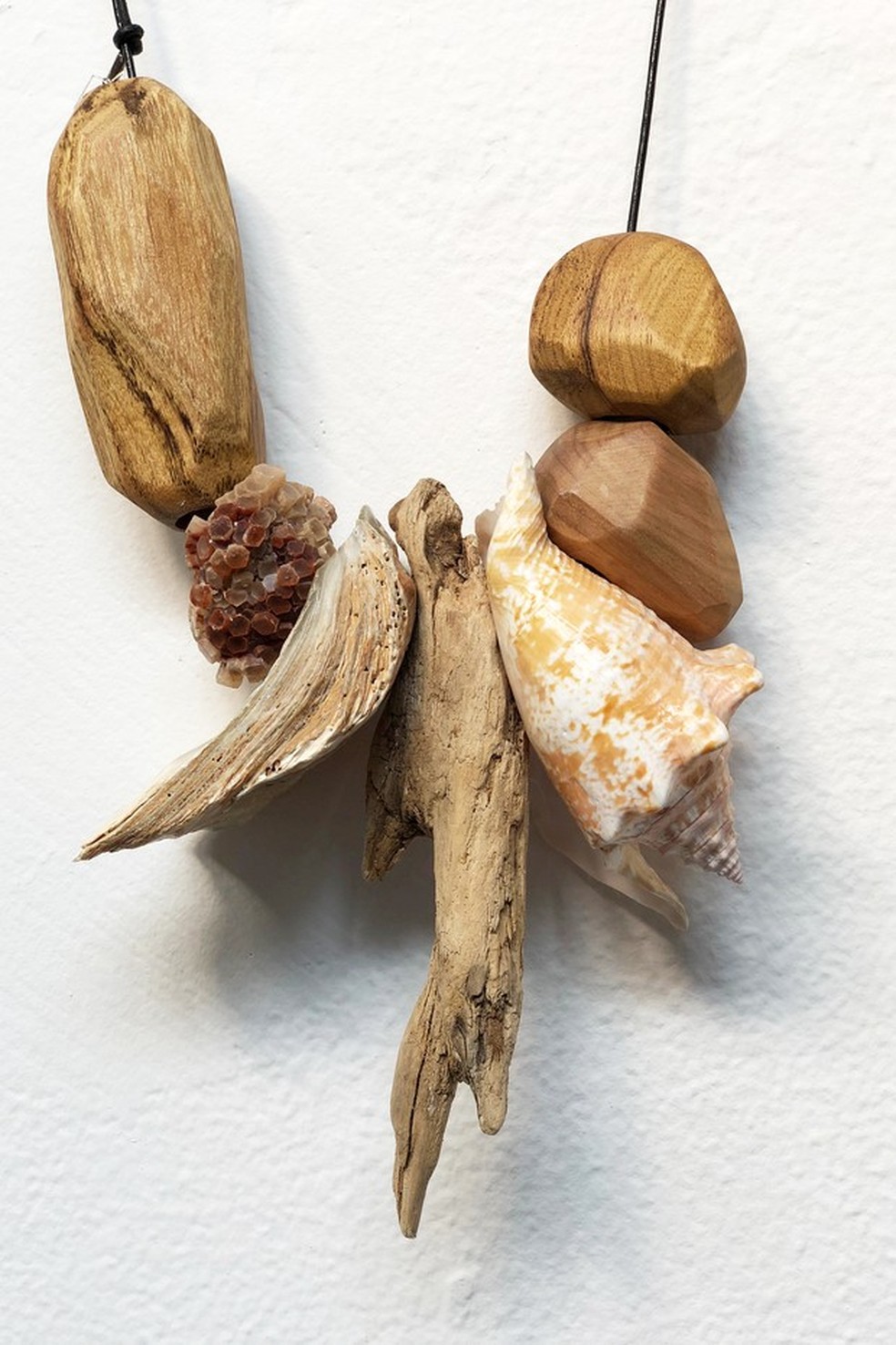 Regina Dabdab lança nova linha com status de escultura