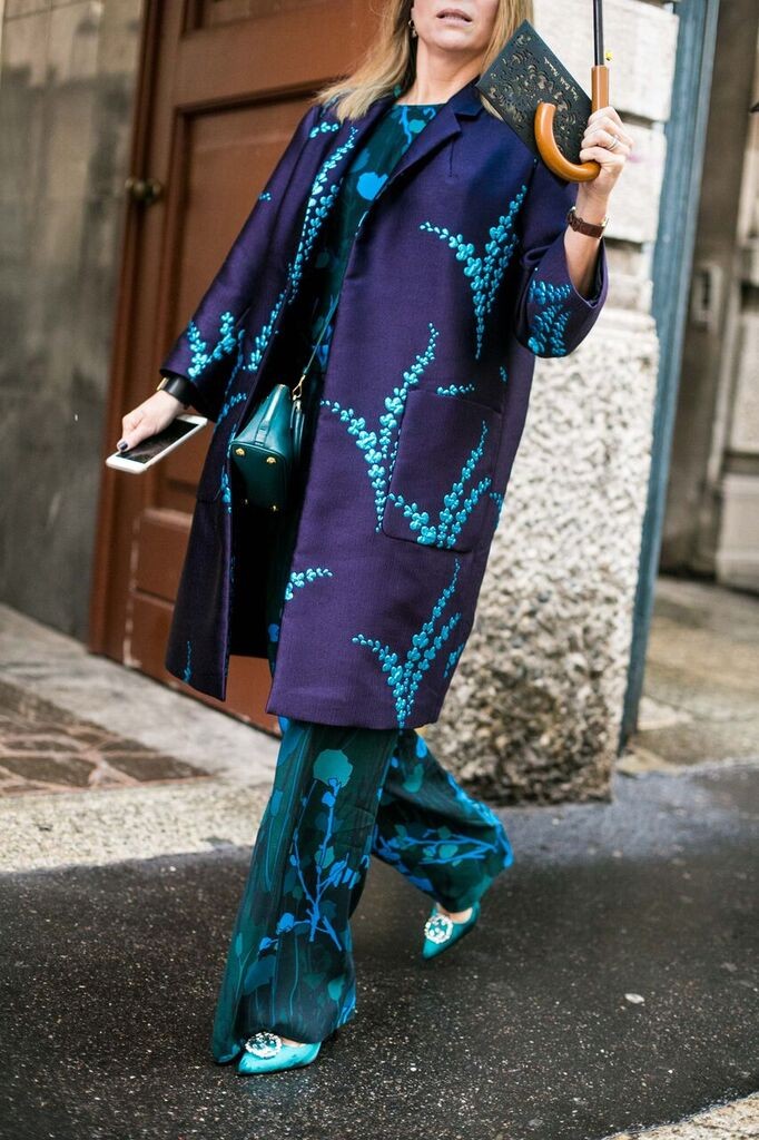 Street style: cores fortes e mix de estampas no último dia da MFW