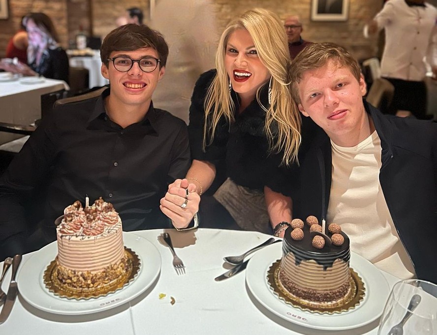 Val Marchiori celebra 17 anos dos filhos gêmeos