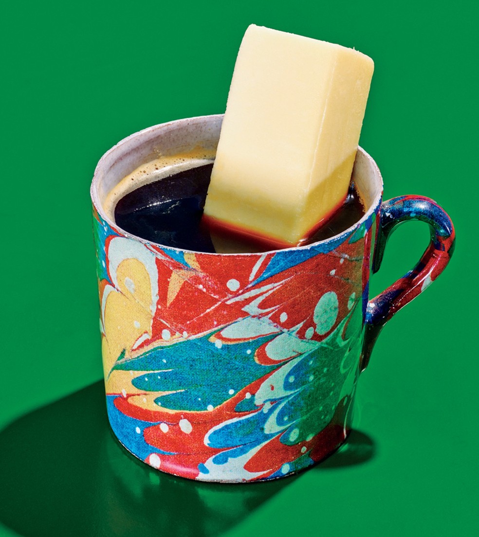 Café com manteiga? Receita promete quilos a menos e inteligência a mais