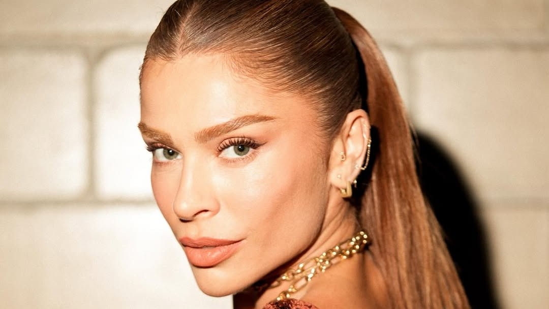 Os looks de beleza icônicos de Carol Trentini ao longo dos anos