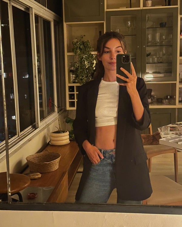 Marina Moschen surge em clique raro com a namorada: 'Amor, sol e chuva ...