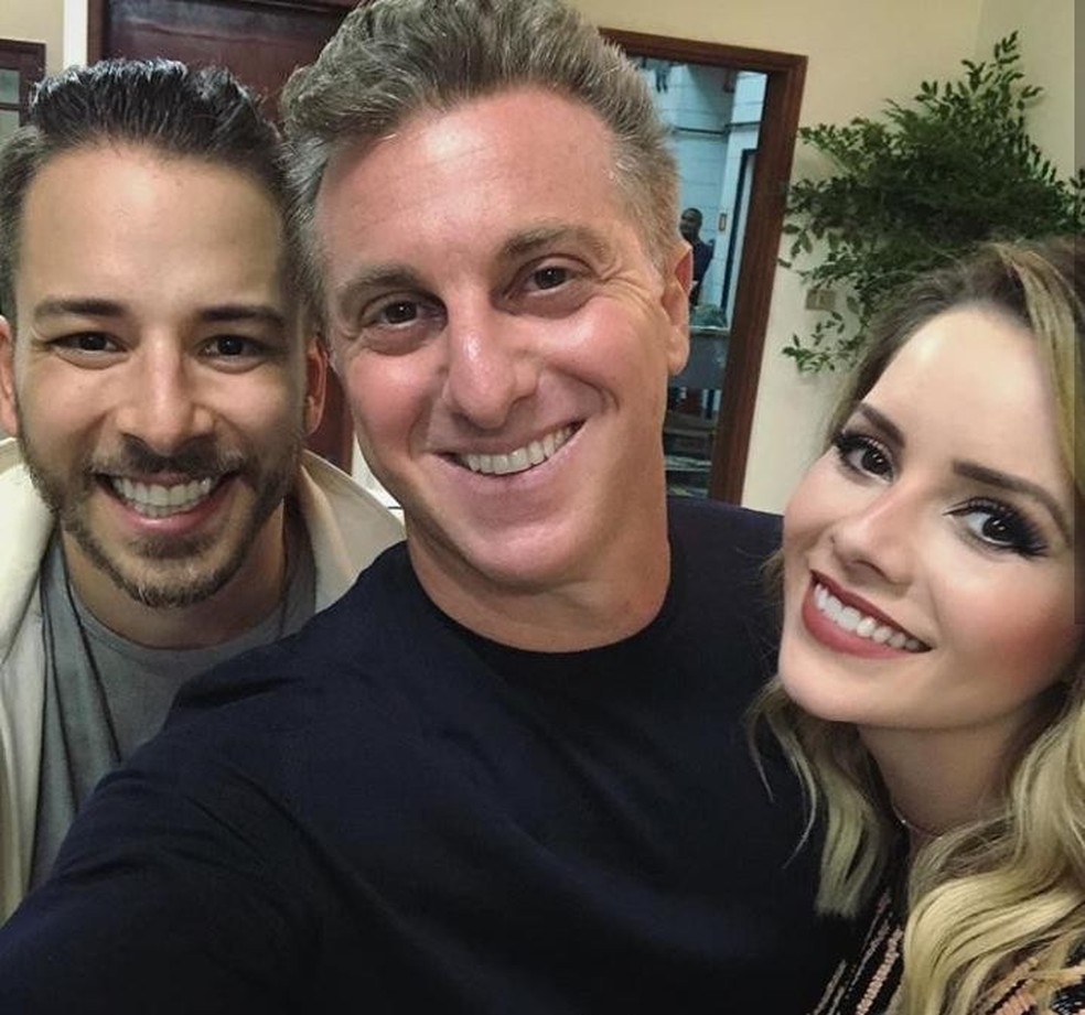 Elenco do seriado 'Sandy & Junior' se reencontra no 'Caldeirão do Huck'