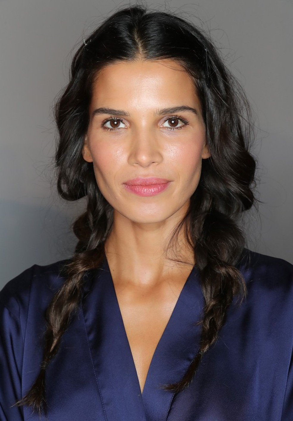 Raica Olivera em Paris: brasileira está em casting de desfile de lingeries