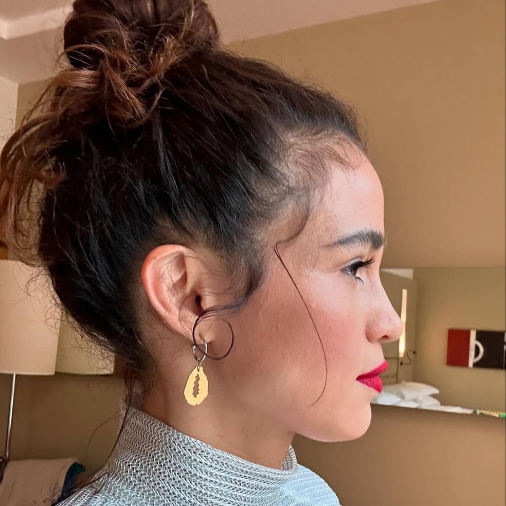 Nanda Costa aponta semelhança com Jennifer Lopez