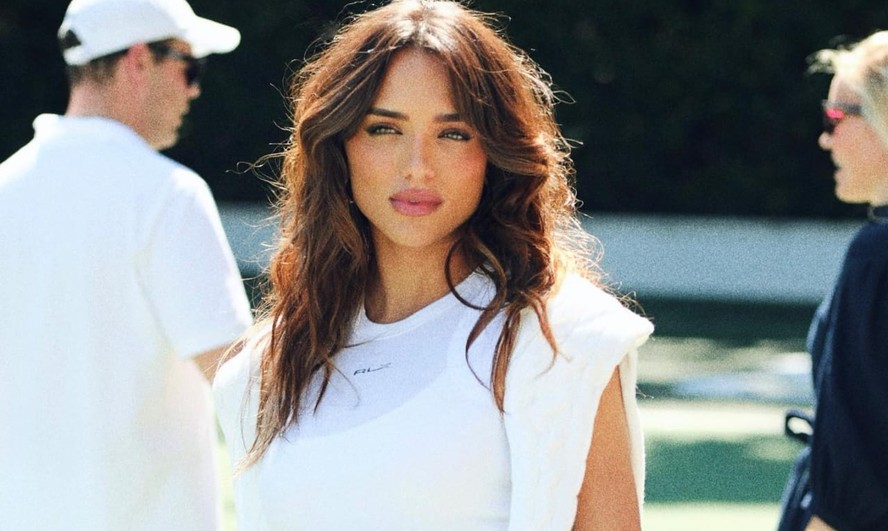 Rafa Kalimann exibe ensaio em mansão luxuosa em Miami