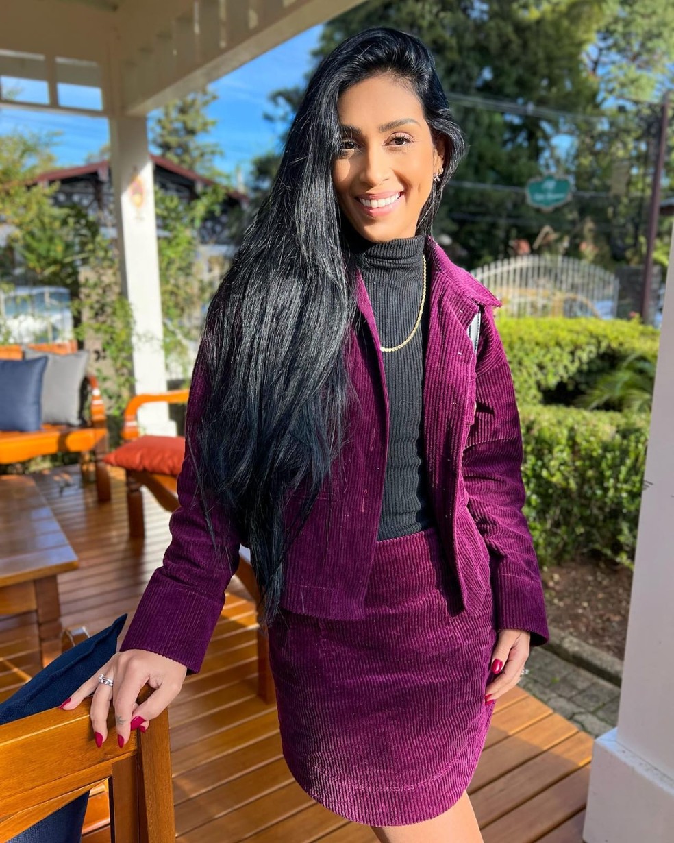 Amanda Djehdian abre álbum de viagem a Gramado