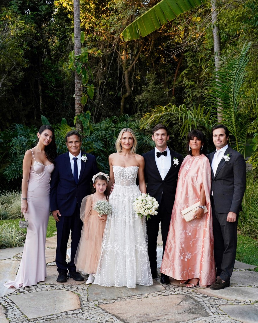 Kelly Piquet mostra fotos inéditas do casamento da irmã mais nova ...