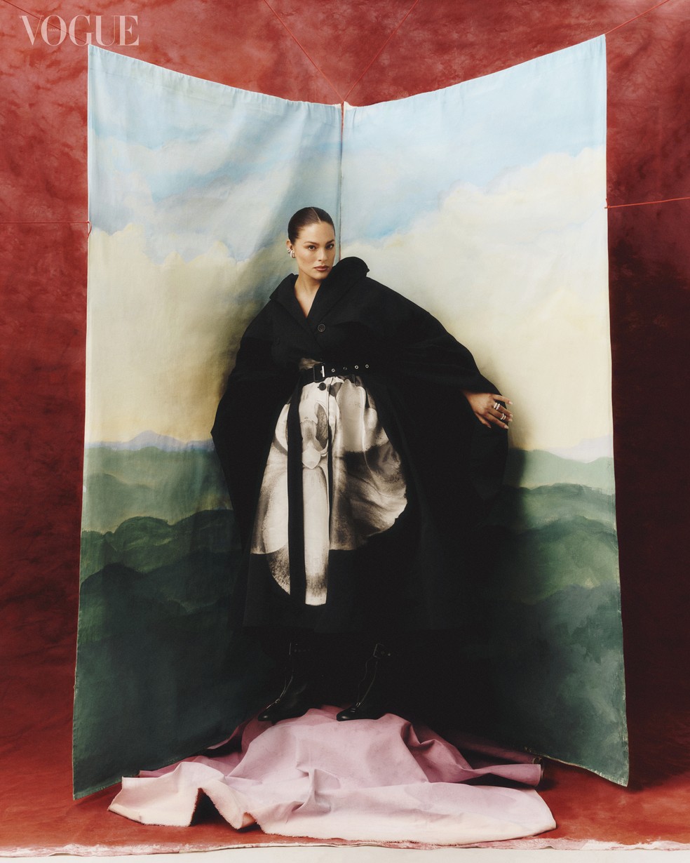 'Escolhi amar cada parte do meu corpo”, diz Ashley Graham, capa da ...