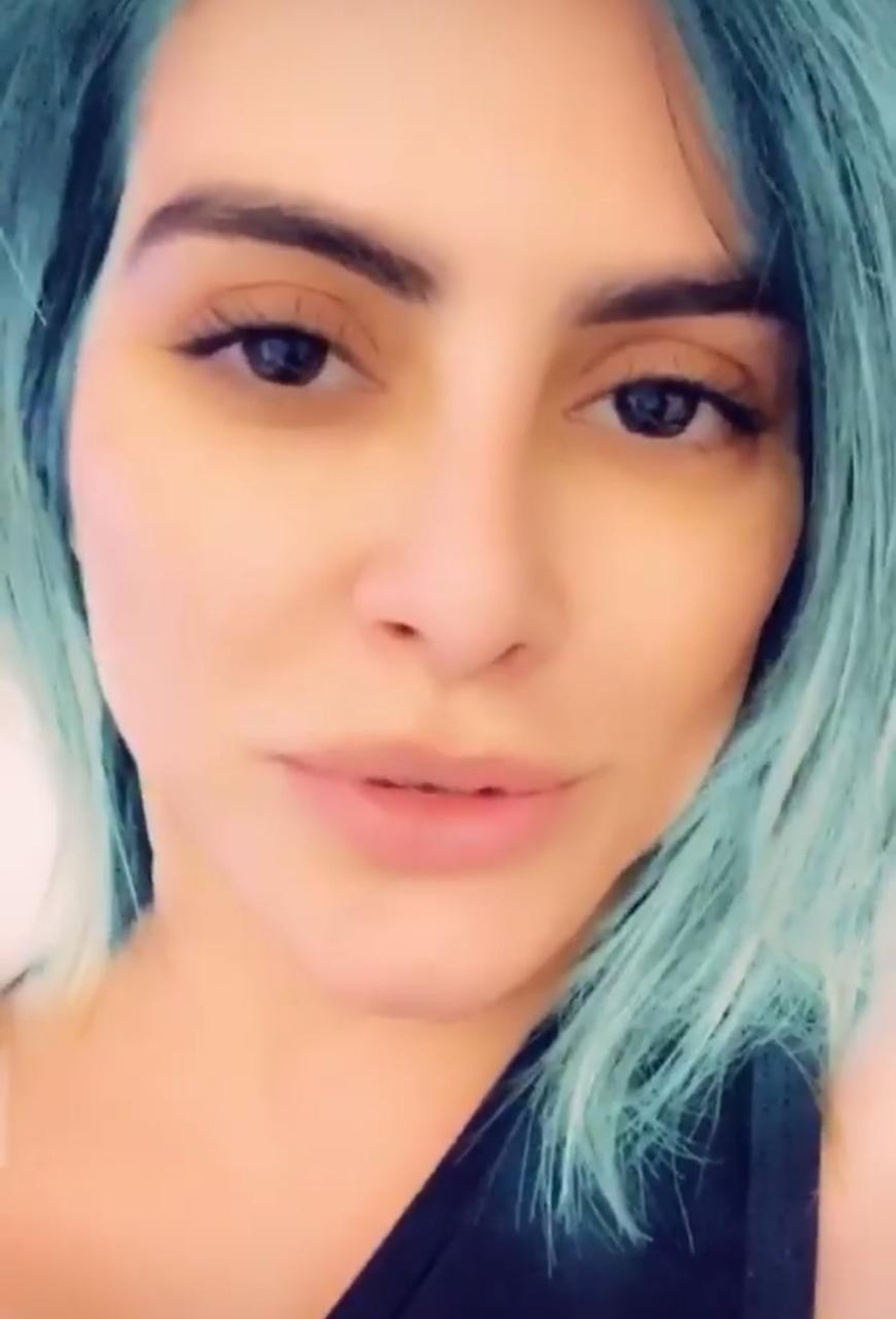 Cleo manda recado após críticas: 'Me importo com o que acho bonito em mim'