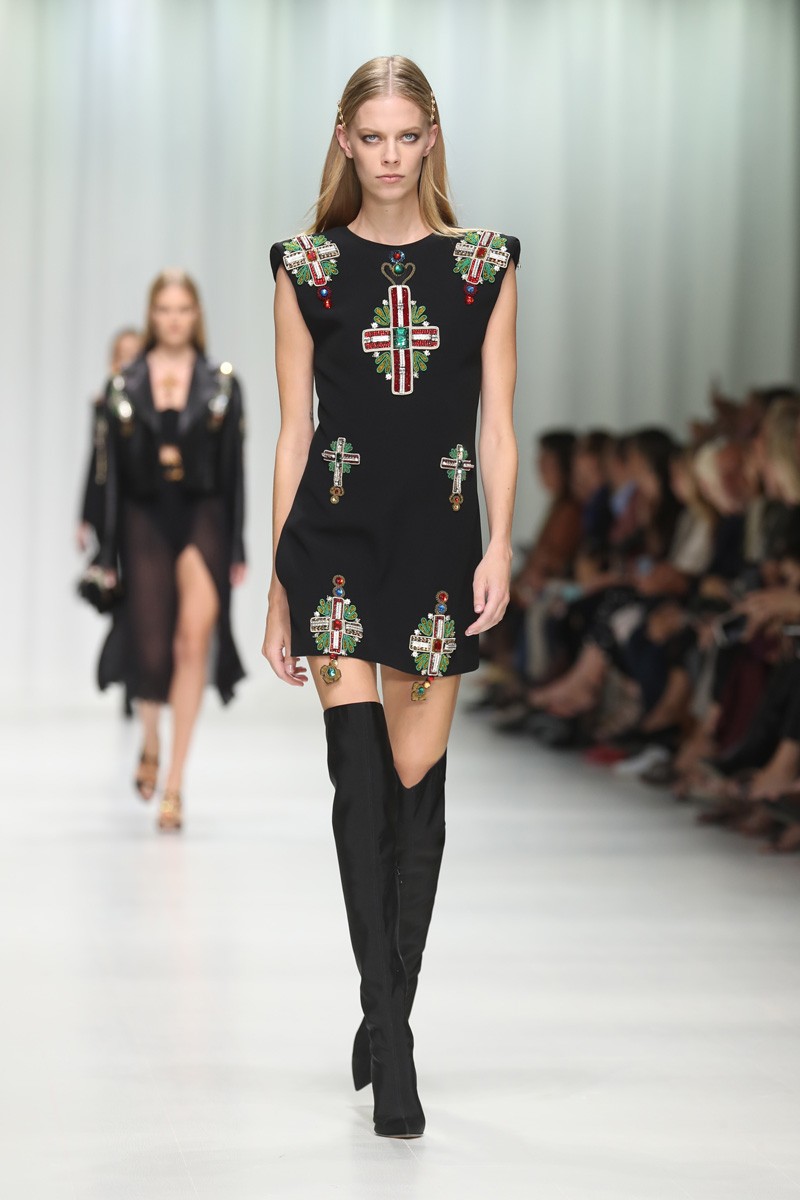 Tribute Collection: edição Limitada de camisetas Versace chega ao Brasil