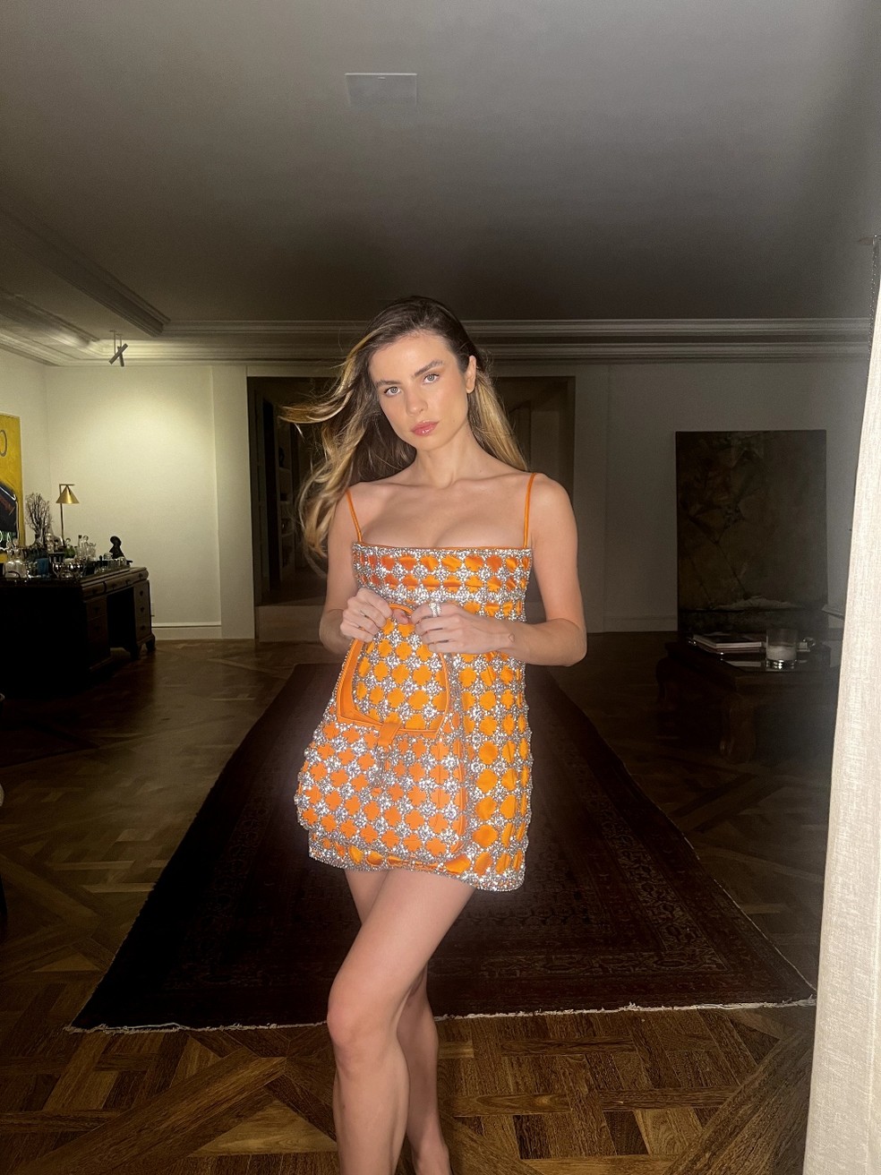 Giulia usa look exclusivo em evento de marca de grife