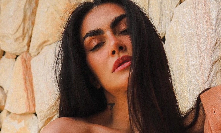 Cleo celebra a chegada do sol: 'Era o que me faltava'