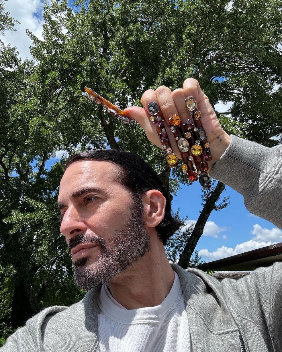 A nova obsessão de Marc Jacobs são as nail arts maximalistas