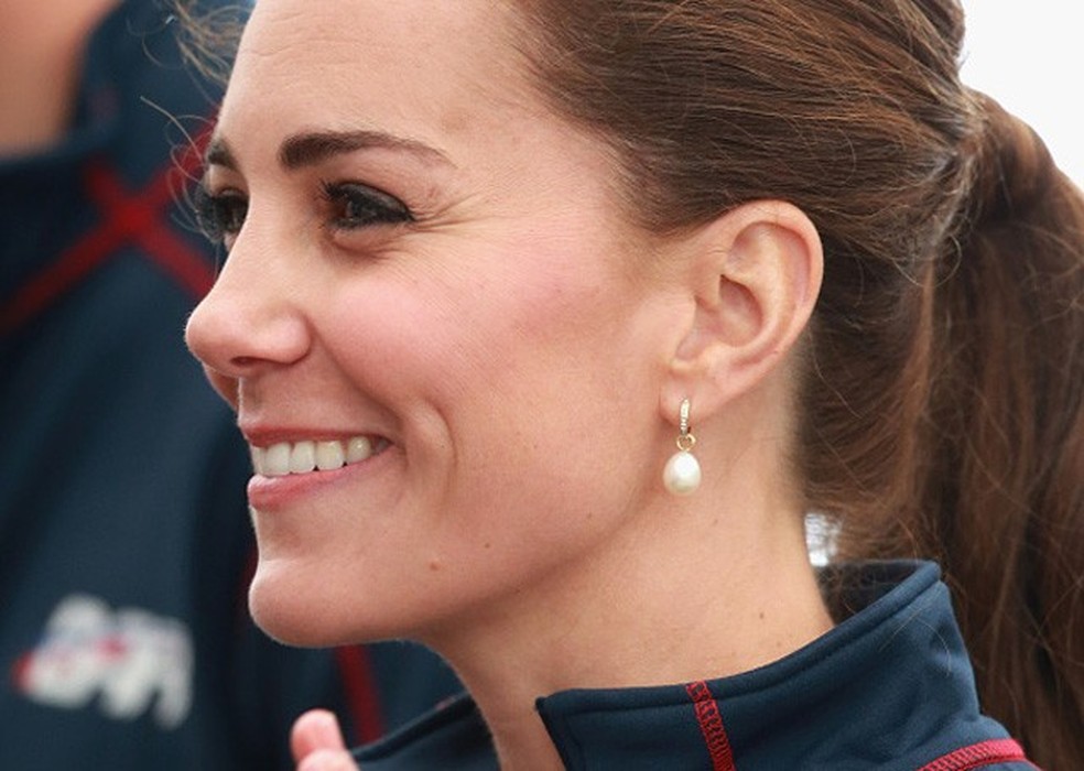 Kate Middleton aposta em conjuntinho sporty para a America's Cup World ...