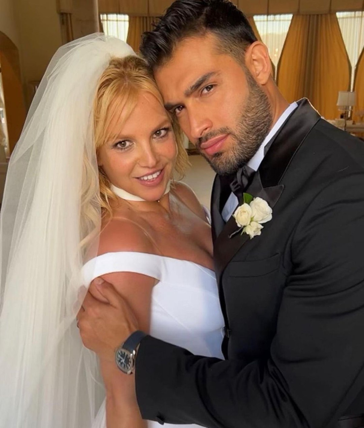 Britney Spears está planejando gravidez com marido Sam Asghari via barriga de aluguel