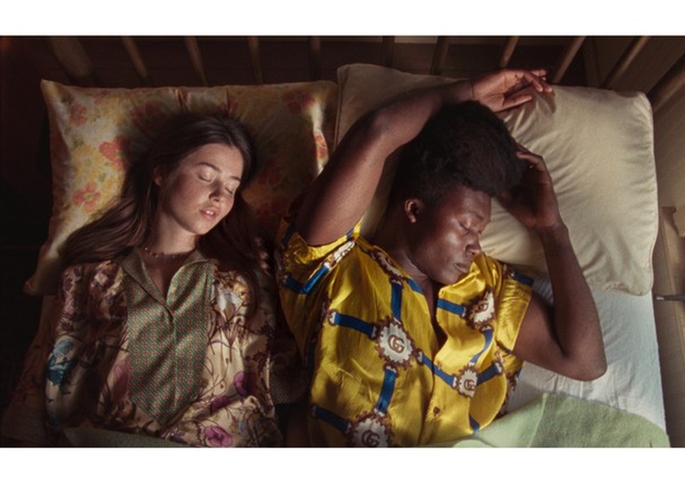 O amor e a criatividade que ditam o romance enigmático de Florence e ...