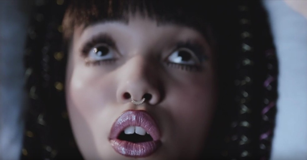 FKA Twigs lança clipe de novo single, M3LL155X